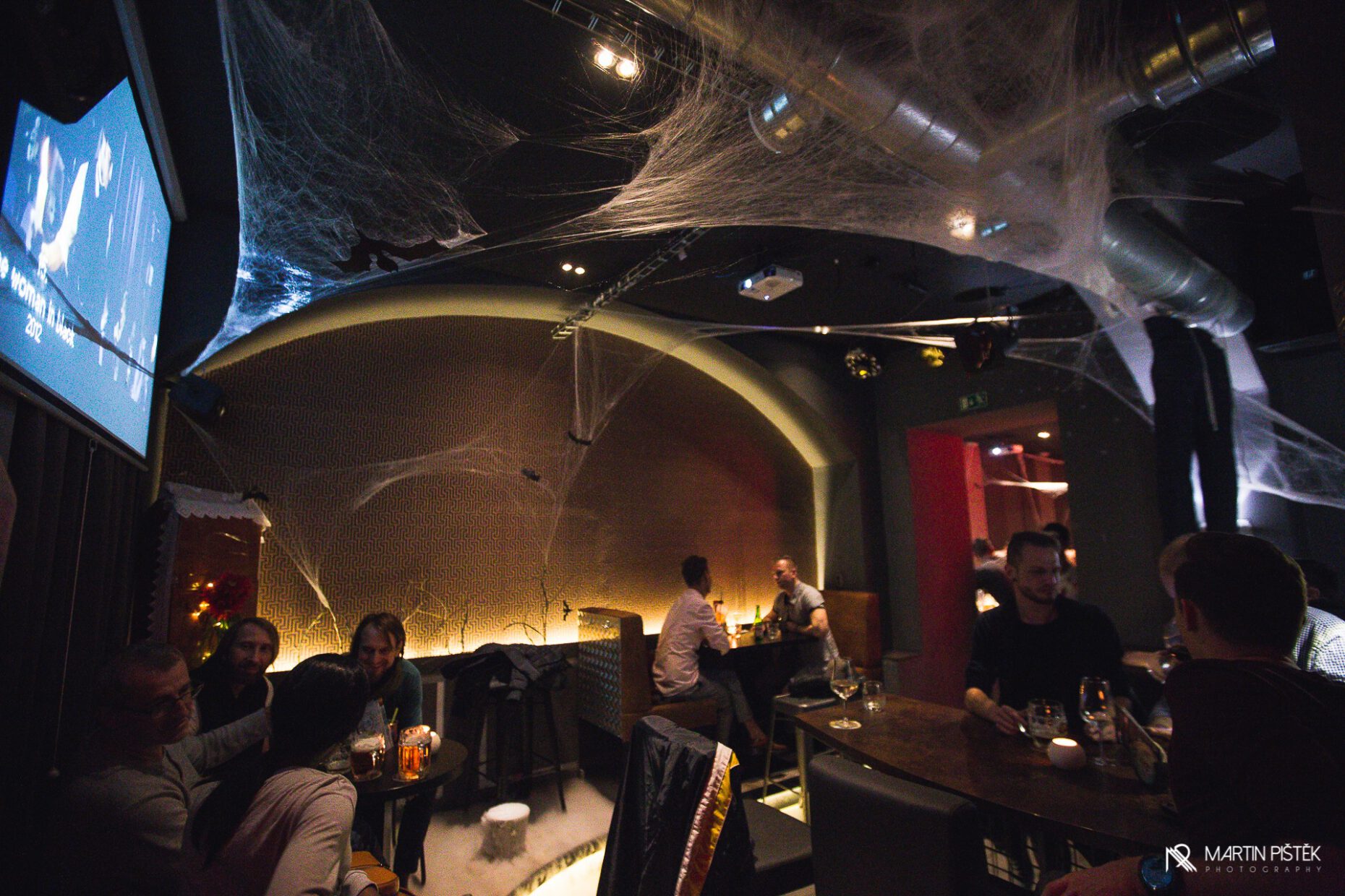 Drinks & Cocktails – Gay & Straight - But Bar Brno